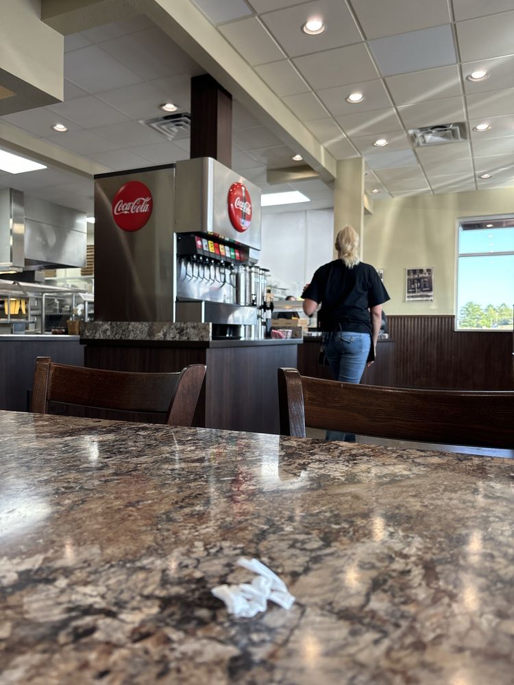 CHICAGOS PIZZA - TRAFALGAR - Updated August 2025 - 706 W Trafalgar ...