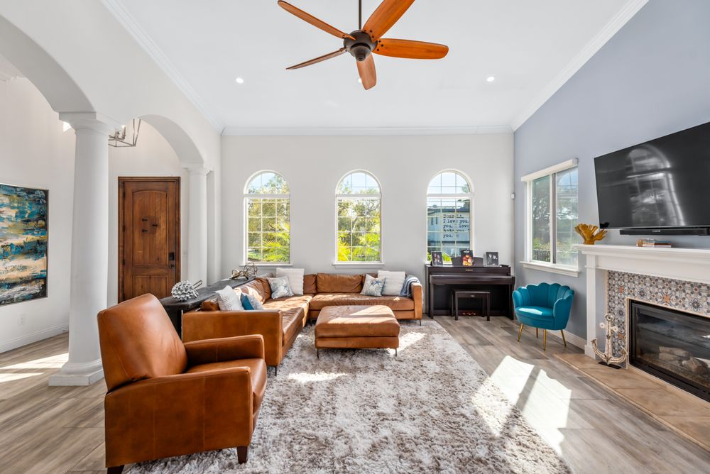 MARIO ACEVES - THE AGENCY - Updated January 2025 - 10 Photos - 310 ...