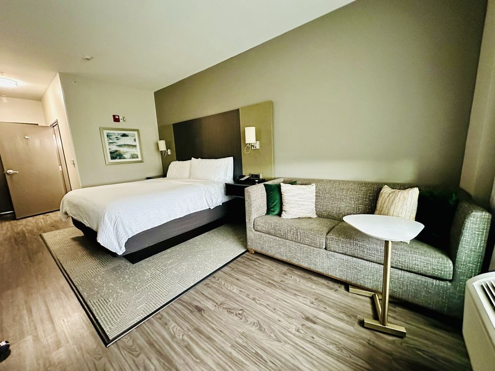 HOLIDAY INN CARLSBAD - SAN DIEGO - Updated December 2025 - 247 Photos ...