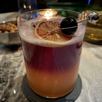 Z BAR - Updated December 2024 - 484 Photos & 218 Reviews - 108 E ...