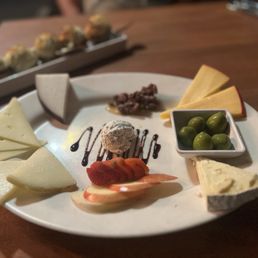 SYCAMORE INN - Updated December 2025 - 1101 Photos & 1220 Reviews ...