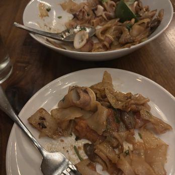 LOM WONG - Updated May 2025 - 720 Photos & 339 Reviews - 218 E Portland ...