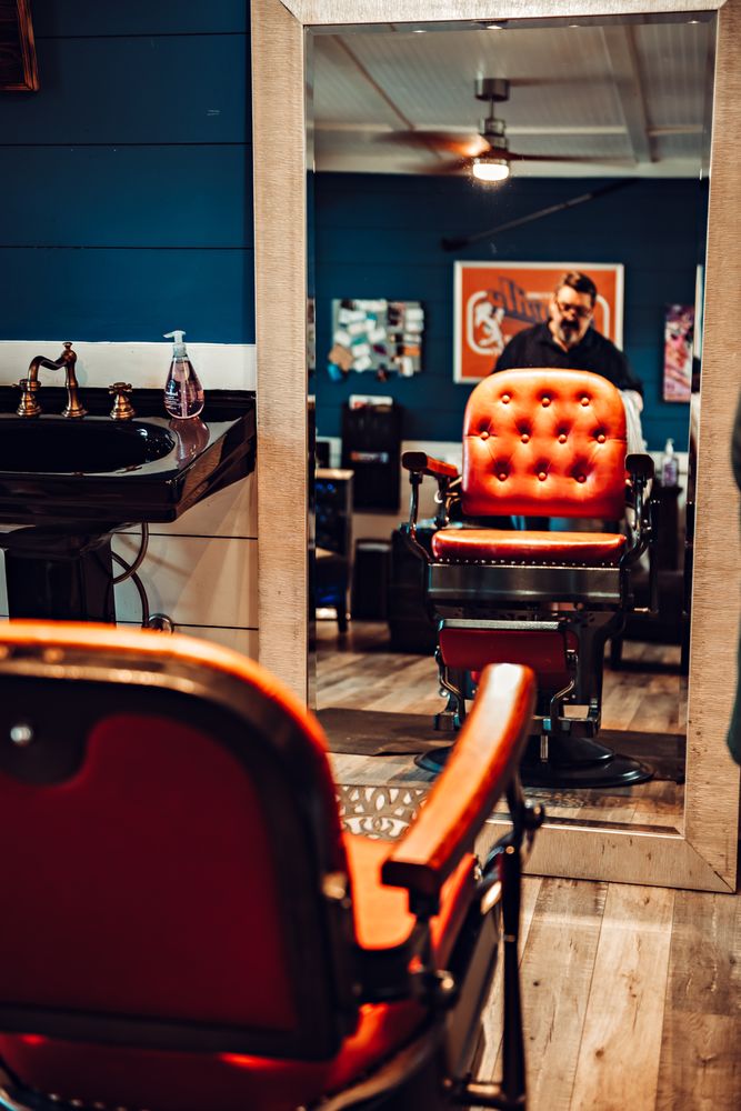 THE GRUMPY BARBERS - Updated January 2025 - 72 Photos & 62 Reviews ...