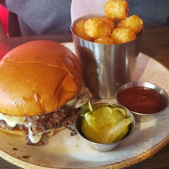 RED COW WAYZATA - Updated June 2025 - 61 Photos & 64 Reviews - 881 Lake ...