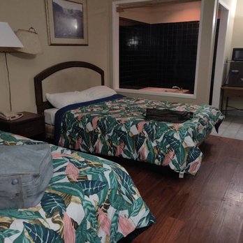 RODEWAY INN & SUITES - Updated October 2025 - 145 Photos & 66 Reviews ...