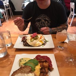 MILES TABLE - 612 Photos & 526 Reviews - American (Traditional) - 1620 ...