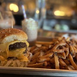 DISTRICT TABLE AND BAR - Updated July 2025 - 656 Photos & 622 Reviews ...