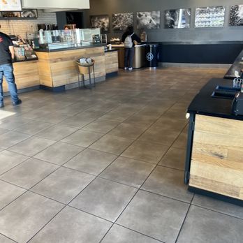 STARBUCKS - Updated March 2026 - 98 Photos & 124 Reviews - 495 El ...