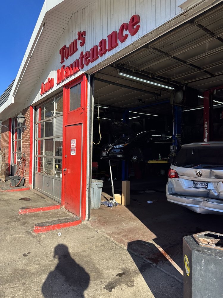 TOM’S AUTO MAINTENANCE - 10 Reviews - 1570 W Lincoln Ave, Milwaukee ...