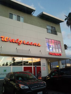 WALGREENS - 56 Photos & 90 Reviews - Drugstores - 5451 W Sunset Blvd ...