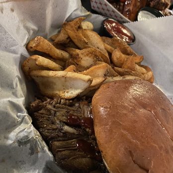 FOUR PEGS - 579 Photos & 460 Reviews - 1053 Goss Ave, Louisville ...