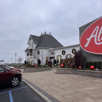 ALBANESE CONFECTIONERY - Updated July 2025 - 726 Photos & 396 Reviews ...