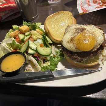 RED ROBIN GOURMET BURGERS AND BREWS - Updated November 2024 - 340 ...