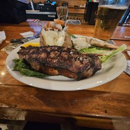 TRACKS BAR AND FAMILY DINING - Updated October 2025 - 19 Photos & 35 ...
