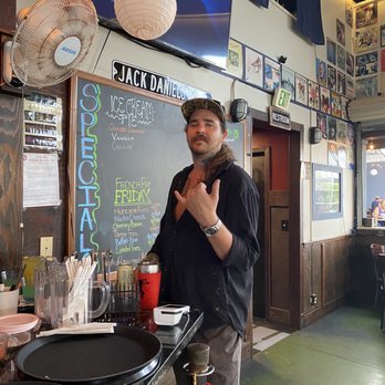 HILO TOWN TAVERN - 373 Photos & 289 Reviews - 168 Keawe St, Hilo ...