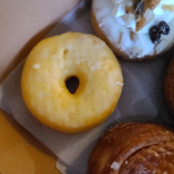 DK’S DONUTS & BAKERY - Updated August 2024 - 4402 Photos & 2518 Reviews ...