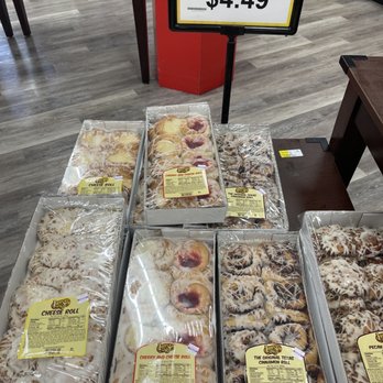 ROWE’S SUPERMARKET - Updated January 2026 - 960 Photos & 43 Reviews ...