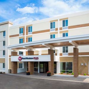 DOUBLETREE BY HILTON HOTEL BOSTON NORTH SHORE - Updated October 2024 ...