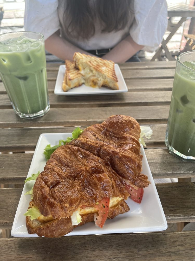 CAFÉ DAX - Updated December 2025 - 20 Photos - 1461 Avenue Van Horne ...