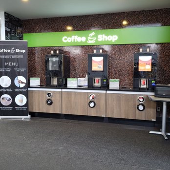 ONROUTE - Updated June 2025 - 61 Photos & 32 Reviews - 401 Eastbound ...