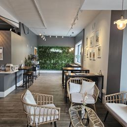 MACADONS - Updated July 2025 - 812 Photos & 419 Reviews - 826 S 3rd St ...