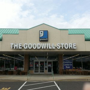 GOODWILL STORE & DONATION CENTER - Updated October 2025 - 15 Photos ...