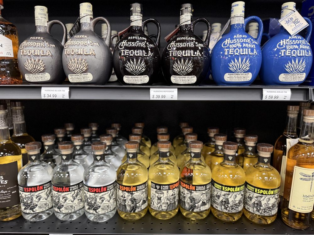 TIPSY TURTLE - Updated December 2025 - 24 Photos - 4530 Lemay Ferry Rd ...