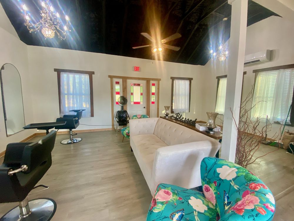 RUSTIC ROOTS SALON - Updated October 2025 - 12 Photos & 10 Reviews ...
