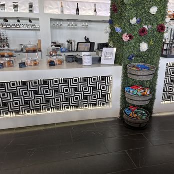 MELROSE COFFEE AND LOUNGE - Updated December 2025 - 71 Photos & 19 ...