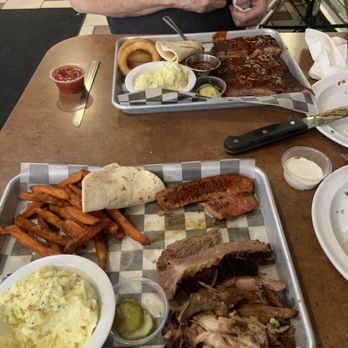 HOPS & HOGS COUNTRY SMOKEHOUSE - Updated April 2025 - 85 Photos & 71 ...