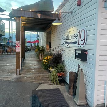 BOATHOUSE 19 - 617 Photos & 726 Reviews - 9001 S 19th St, Tacoma ...