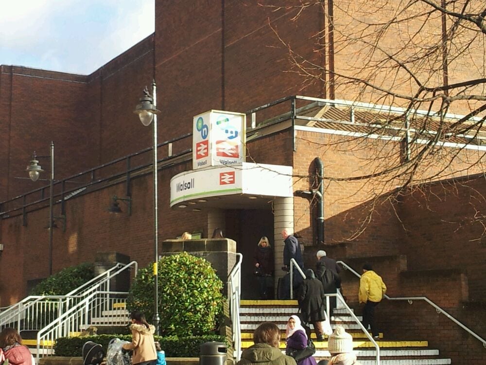 WALSALL TRAIN STATION - Updated March 2025 - Saddlers Centre, Walsall ...