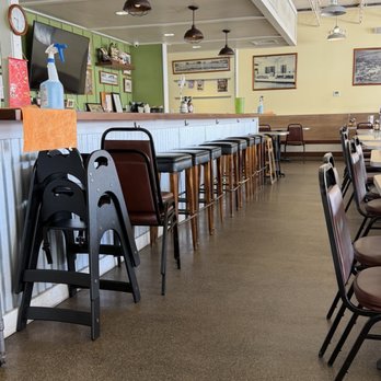 HIGHWAY INN - Updated December 2025 - 2357 Photos & 1023 Reviews - 94 ...