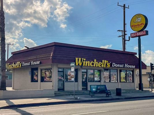 WINCHELL’S DONUT HOUSE - Updated July 2025 - 12 Photos - 580 W Pacific Coast Hwy, Los Angeles ...