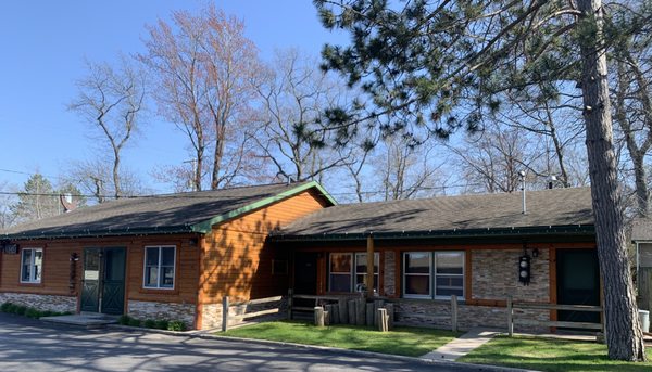 THE TOTEM LODGE - Updated May 2025 - 31 Photos - 4846 S Straits Hwy ...