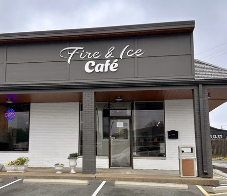FIRE AND ICE CAFE - Updated August 2025 - 51 Photos & 34 Reviews - 6211 ...