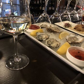 NOTCH 8 GRILLE - 20 Photos - 125A Pleasant St, Northampton ...