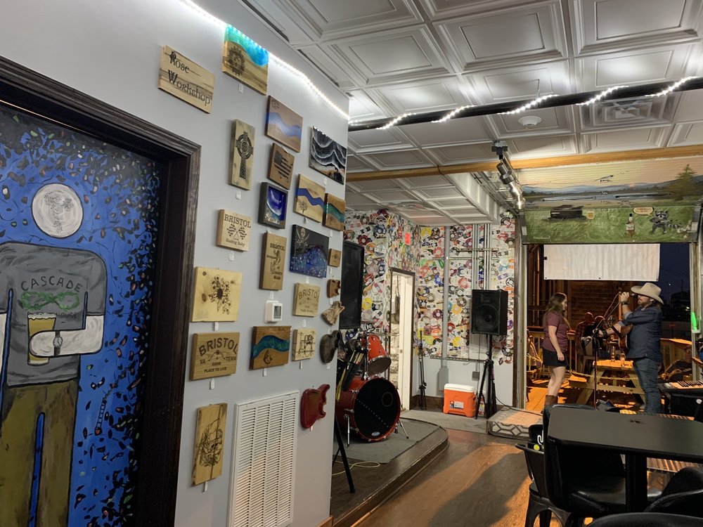 THE CASCADE DRAFT HOUSE - Updated December 2024 - 23 Photos & 13 Reviews - 828 State St, Bristol ...