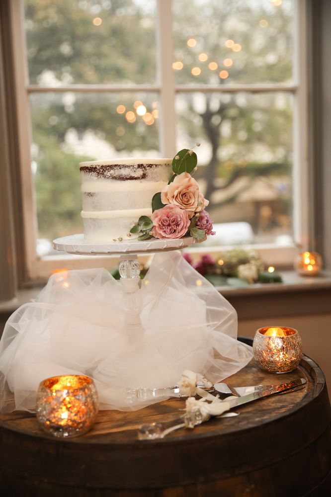 THE CAKE COTTAGE - Updated June 2025 - 34 Photos & 15 Reviews - 1360 S ...