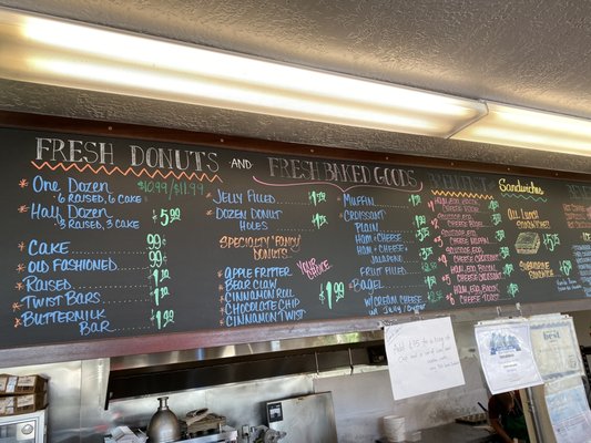 MONTROSE DONUT AND DELI - 49 Photos & 40 Reviews - 1011 S Townsend Ave ...