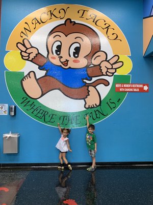 WACKY TACKY - 236 Photos & 365 Reviews - 11327 Folsom Blvd, Rancho ...