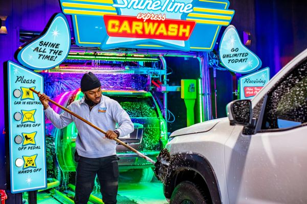 SHINE TIME EXPRESS CAR WASH - Updated September 2025 - 15 Photos - 1405 ...