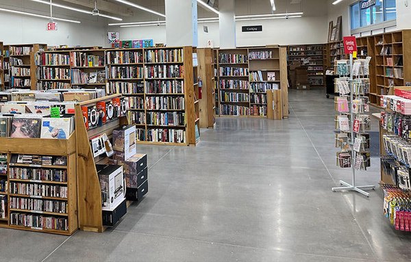 HALF PRICE BOOKS - Updated January 2026 - 12 Photos - 1389 W Lane Ave, Columbus, Ohio ...