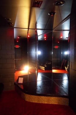 HOBBEZE - Updated December 2024 - 17 Photos - 1604 E Cumberland St ...