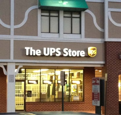 THE UPS STORE - Updated November 2024 - 30 Photos & 50 Reviews - 2465 J ...
