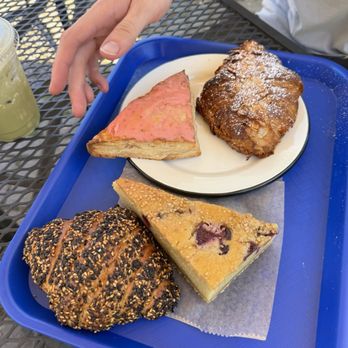 BAKERS BENCH - Updated August 2024 - 72 Photos - 1021 Alpine St, Los ...