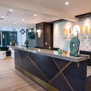 NEW LOOK SKIN CENTER - 142 Photos & 1669 Reviews - 17200 Ventura Blvd ...