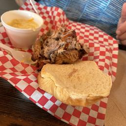 THE SMOKIN PIG - Updated May 2026 - 44 Photos & 92 Reviews - 1696 ...