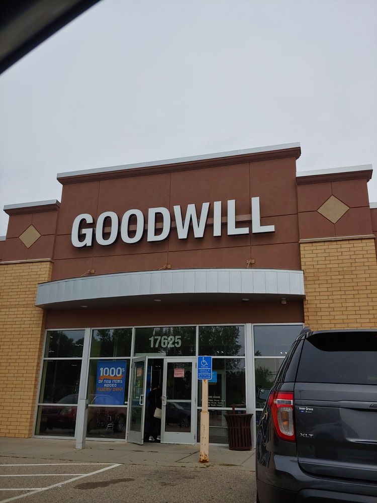 GOODWILL - LAKEVILLE - Updated August 2024 - 15 Photos & 15 Reviews ...