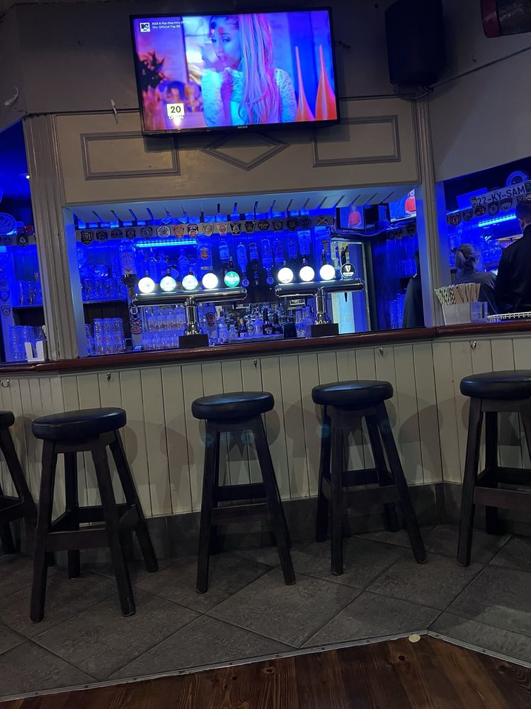 FAILTE HOTEL - Updated August 2025 - 25 Photos & 18 Reviews - 6 College ...